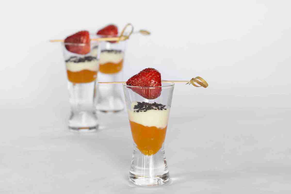 Mango, Nata ahumada y Fresas asadas | MakinGastronomy