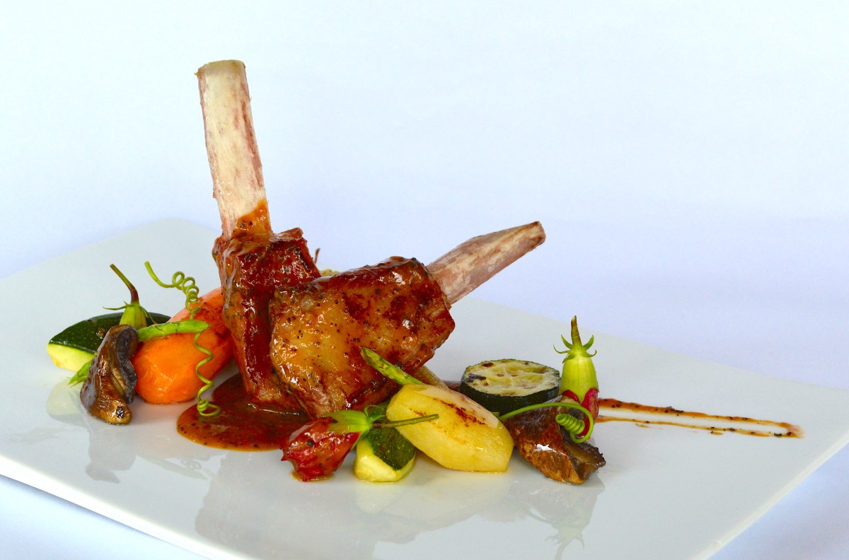 Short Ribs con salsa BBQ de Chinola | MakinGastronomy